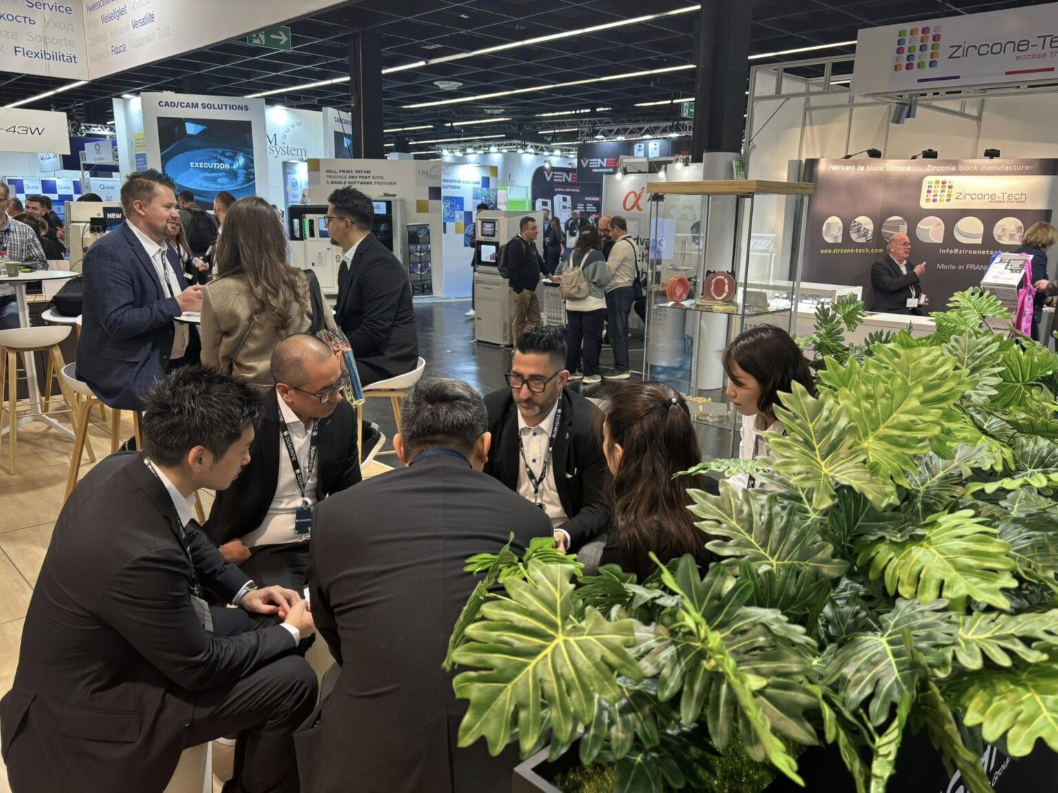 DGSHAPE at IDS 2025: A Global Team, A New Era of Dental Milling. - DGSHAPE